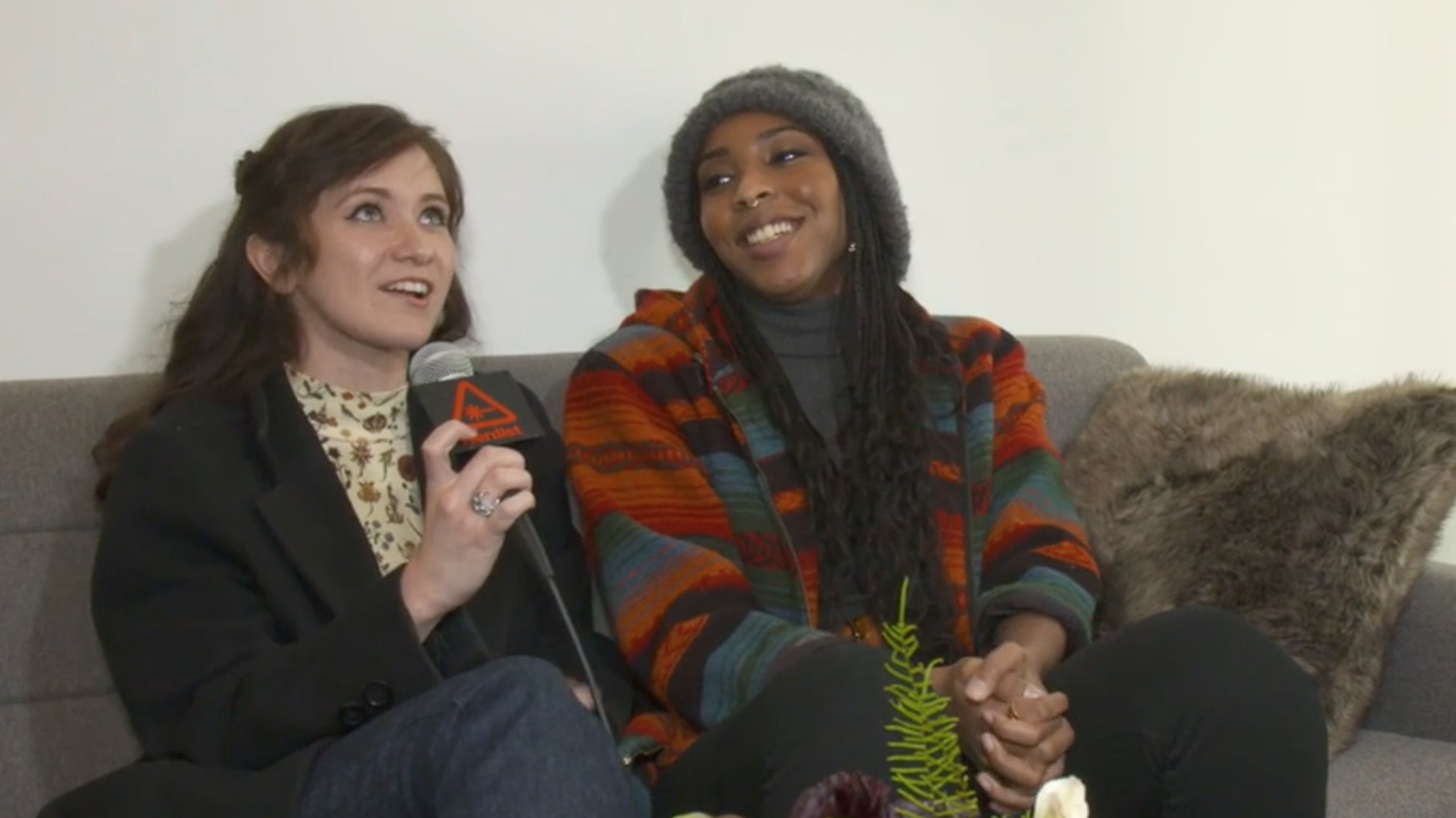 Jessica Williams and Noël Wells on Why Online Dating Sucks - Nerdist